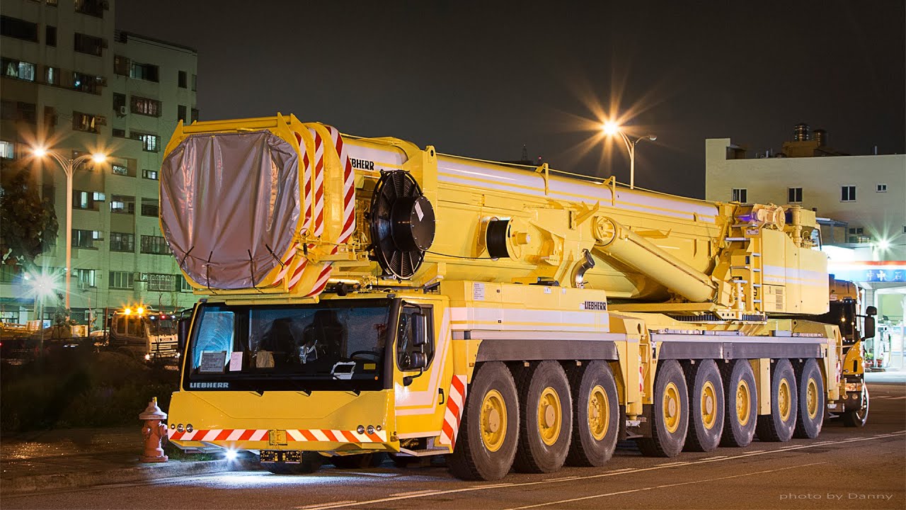 晨興工程-LTM1500新車到港..(The new LTM1500-8.1 in to the TAIWAN) - YouTube