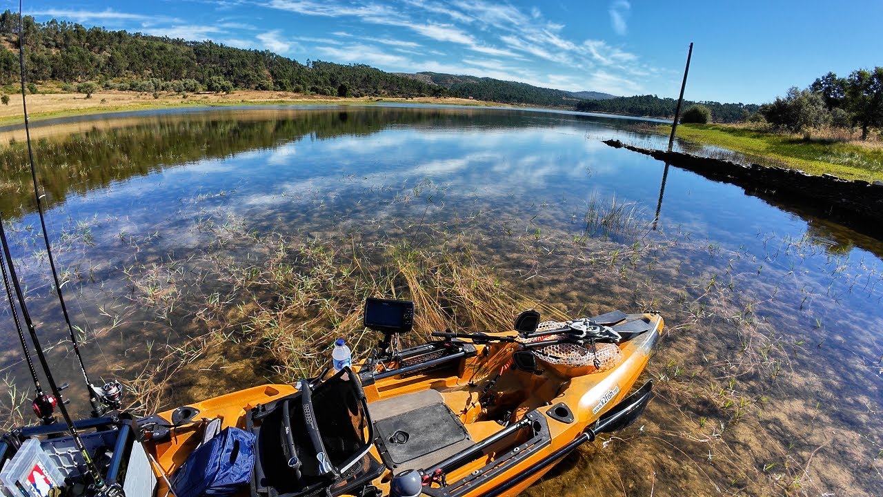 Pesca ao achigã em kayak com muitas capturas - Kayak Bass Fishing ...
