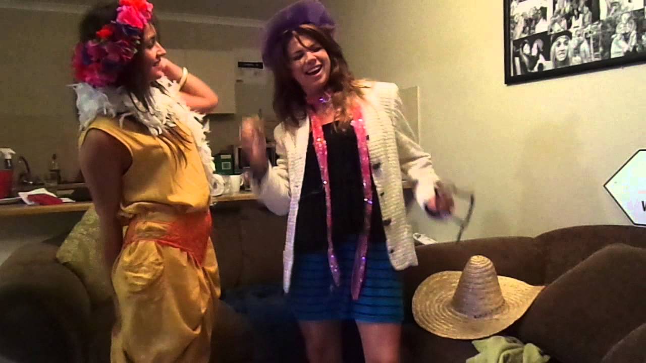 UCT Girls (Kim and Sarah) - Taylor Swift 22 (HILARIOUS!!!) #22 - YouTube