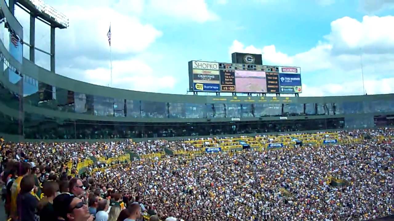 Green Bay Packers F-16 Flyover w/ Justin Moore Singing National Anthem ...