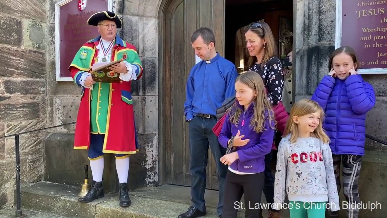 A proclamation by Biddulph Town Crier - YouTube