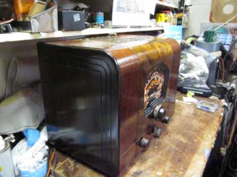 Great Canadian Radios Majestic 760B - YouTube