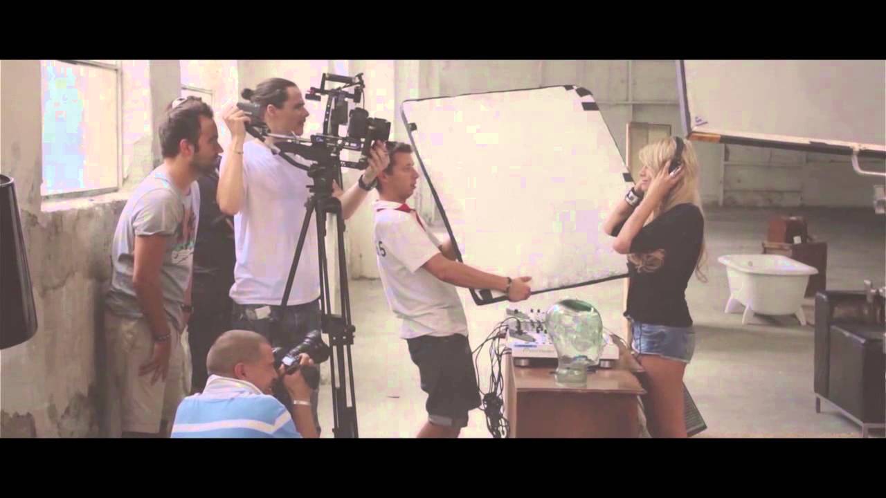 Viktoria Metzker ft. Lea Lorien - Find A Way - MAKING OF - YouTube