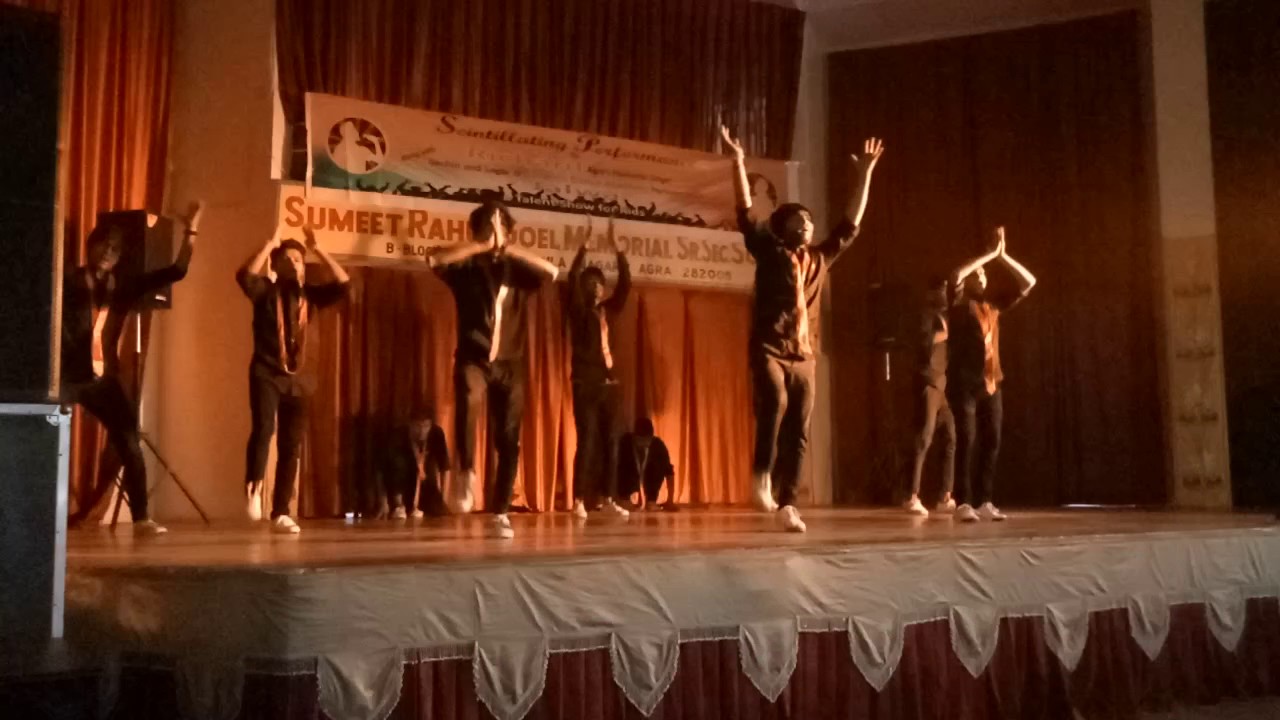 DYNAMIC DANCE CREW PERFORMANCE - YouTube