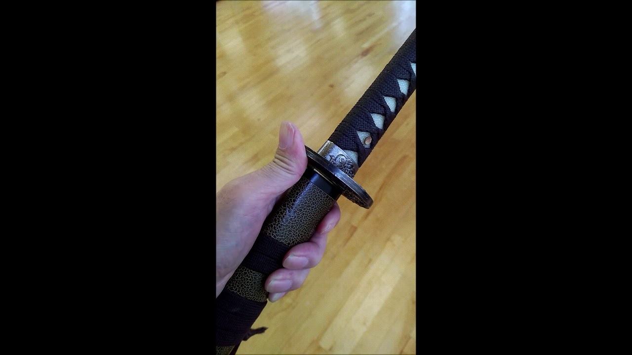 Ninja Ninjutu 「koiguchi wo kiru」 鯉口を切る - YouTube