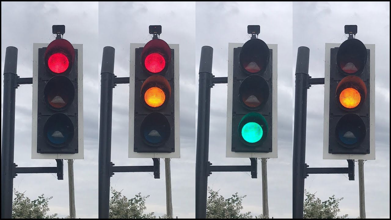 King's Lynn: Stow Road, PEEK TLED Traffic Lights - YouTube