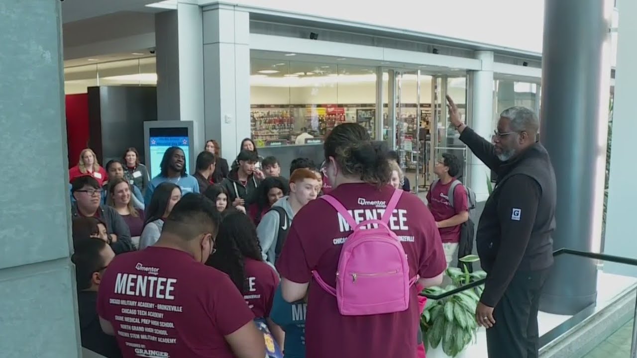 iMentor helps high schoolers reach their higher ed goals - YouTube