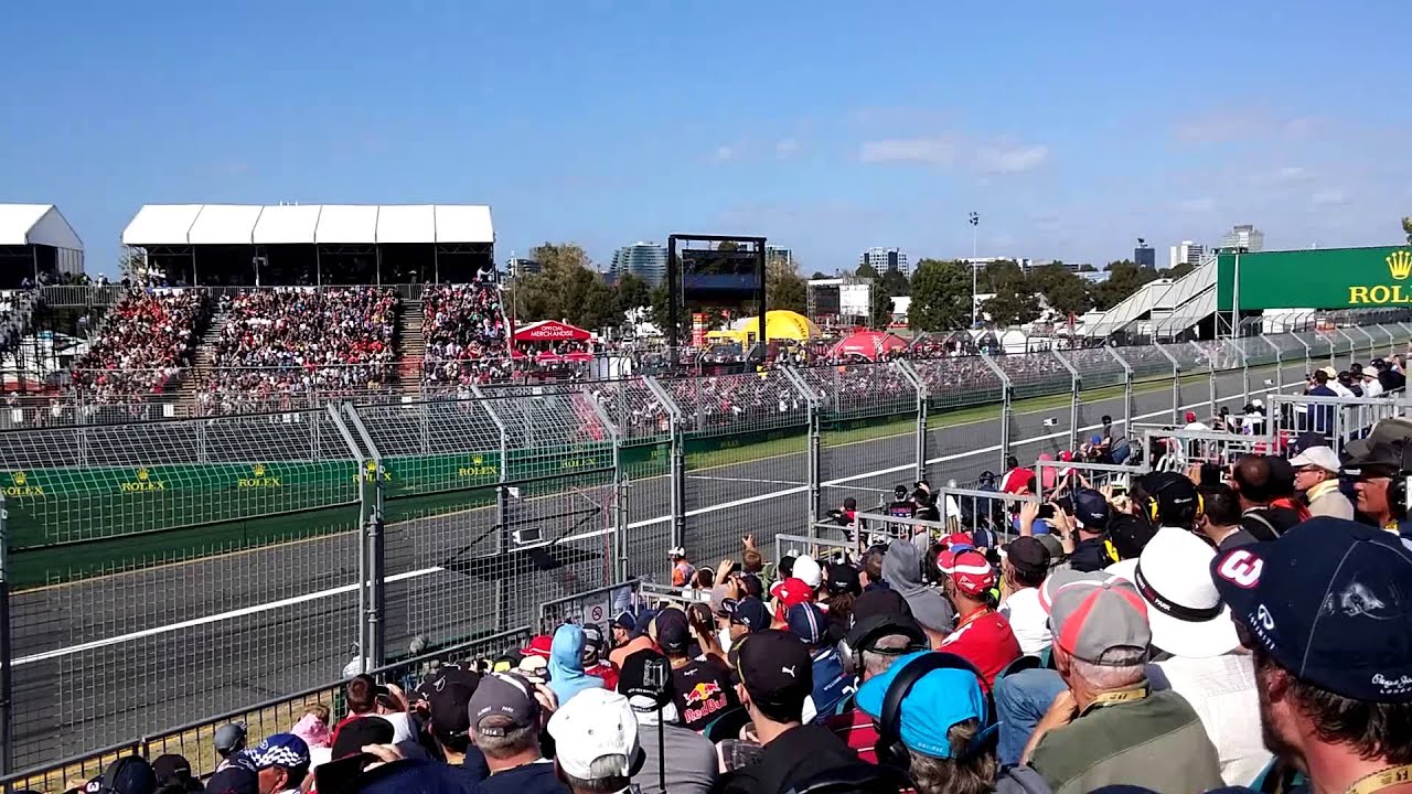 AUSGP 2015 First Lap Jones Stand - YouTube