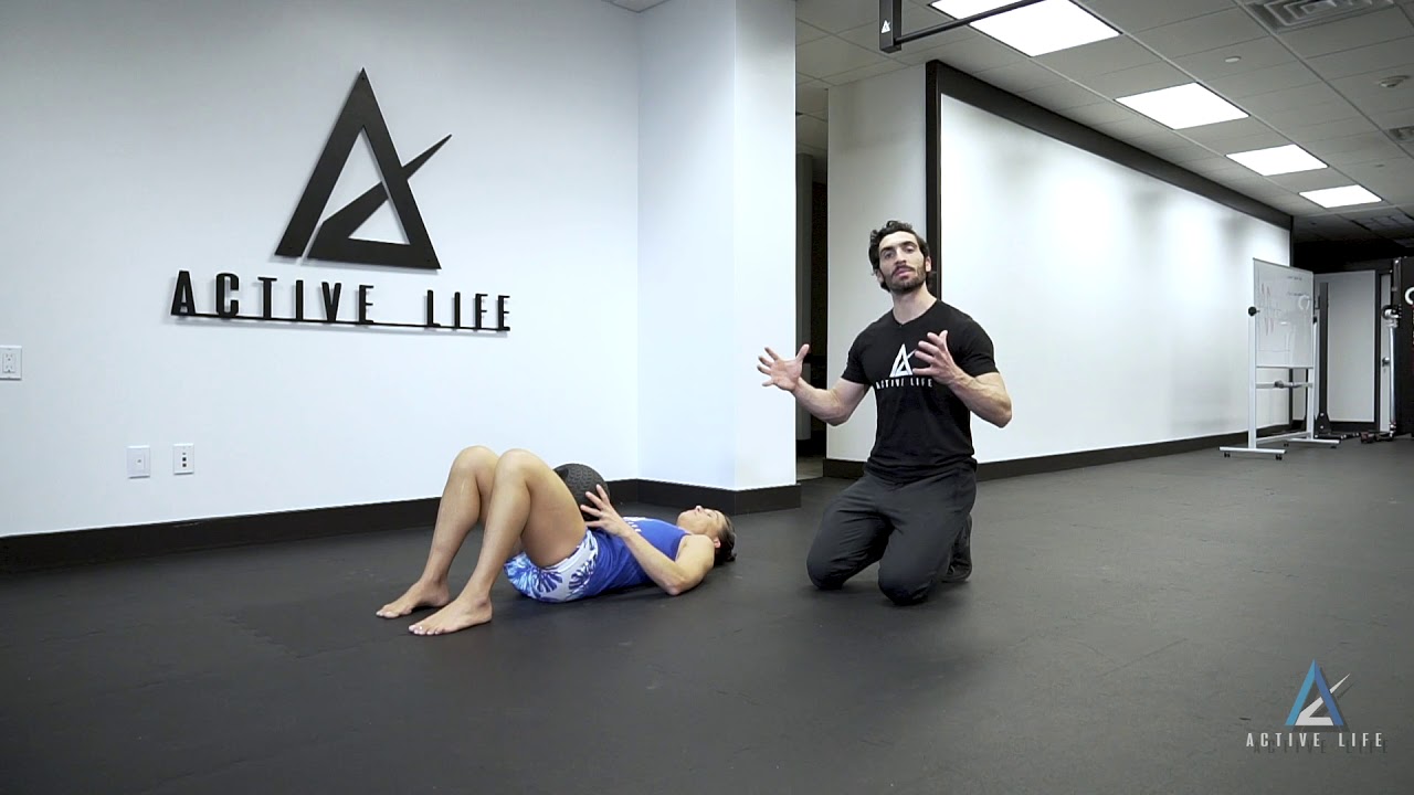 Deadbug with Medball - YouTube