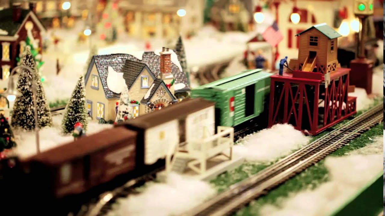 Bing 2014 12 25 Model Train Set amidst a Winter Scene - YouTube