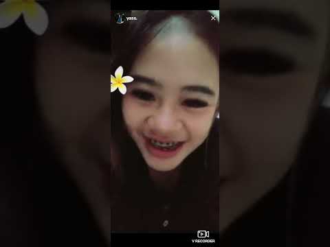 Wanita penghibur live tiktok pengemis gift