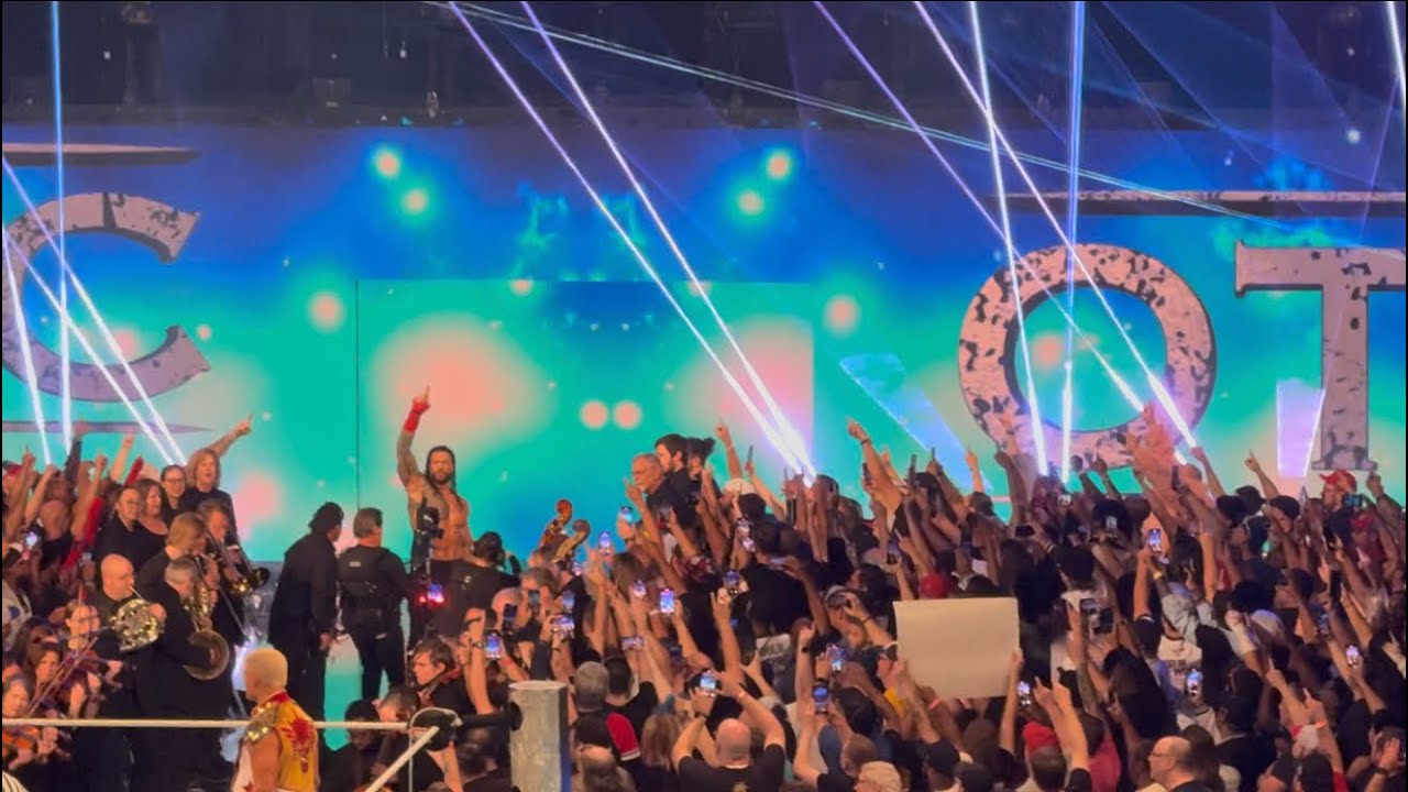 WWE BAD BLOOD: Roman Reigns live entrance - YouTube