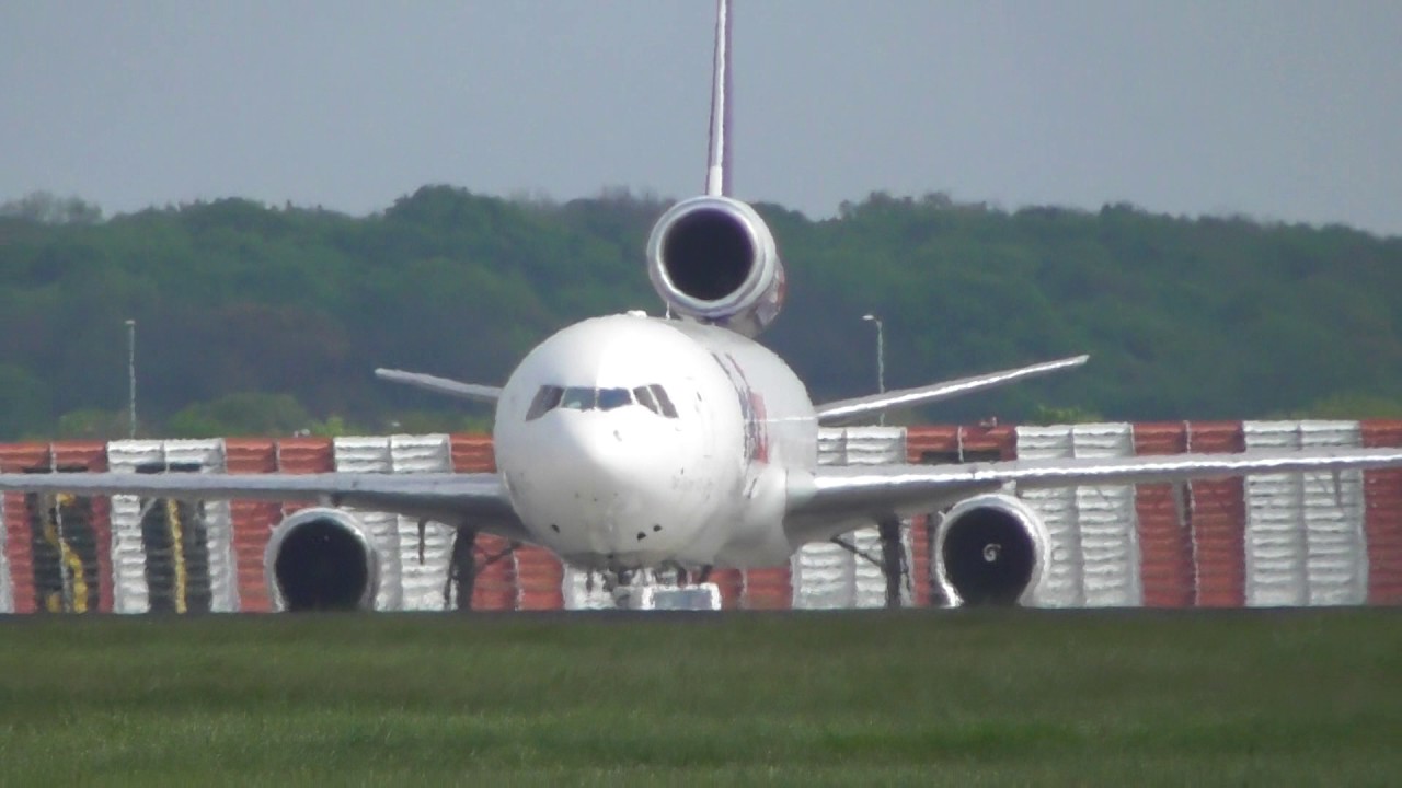 aviation Fedex MD11 about to test new engine in tail London Stansted ...