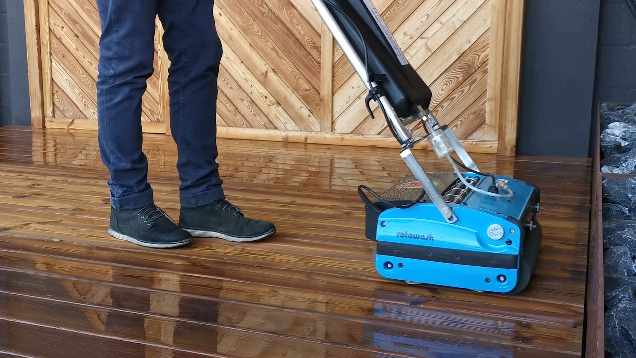 Terrassenpflege Schritt 2/4: Schrubben mit Maschine - YouTube
