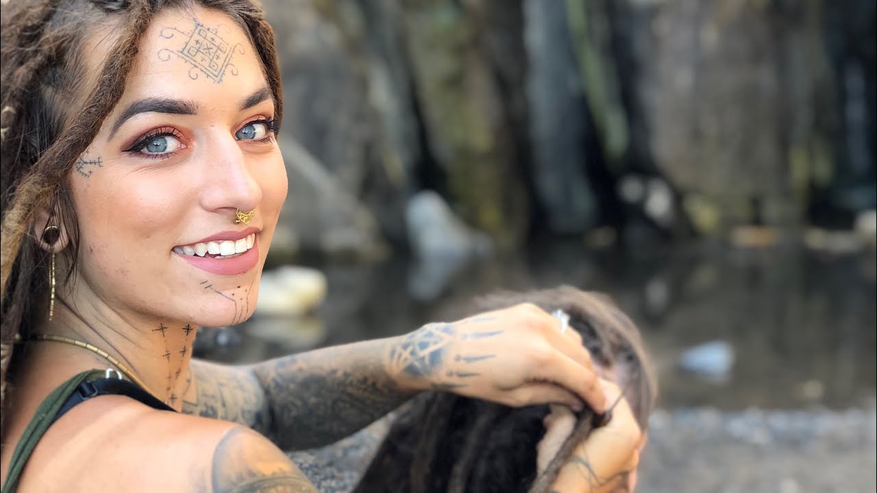 DAISY COMES TO VISIT - YouTube