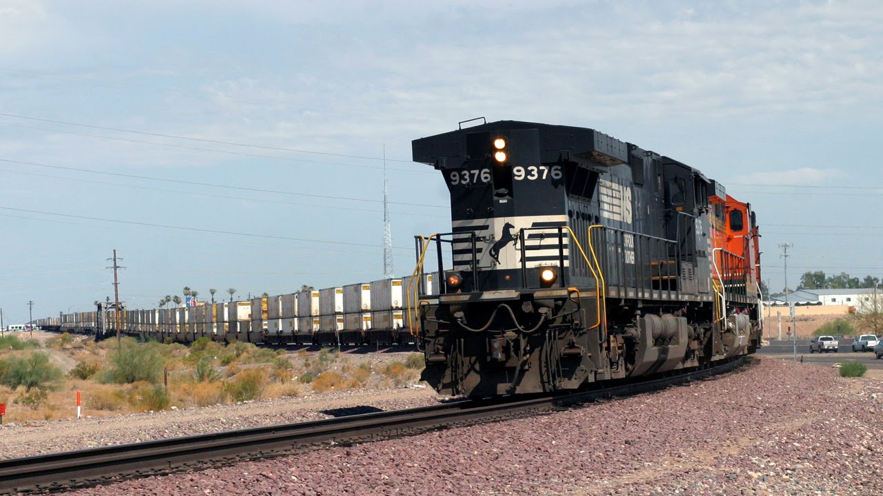NS 9376 long-hood forward on the BNSF Phoenix Sub July 5th 2006. - YouTube