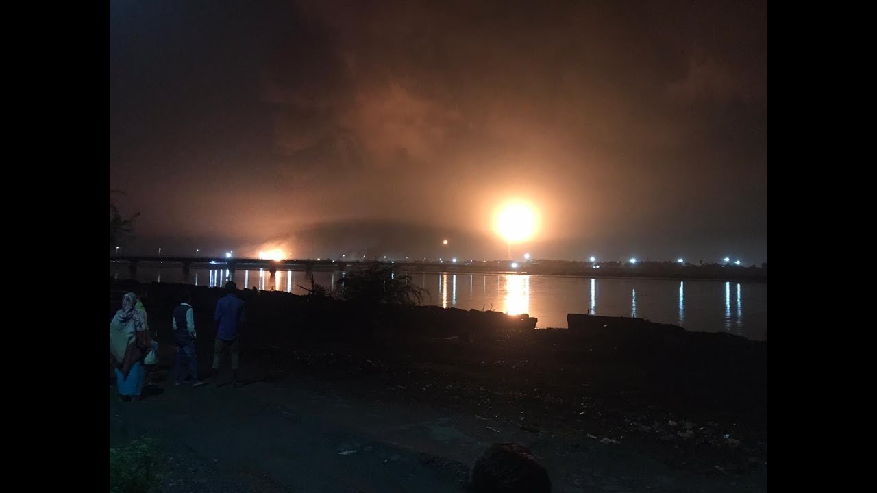 Fire at Surat’s ONGC Hazira Plant - YouTube
