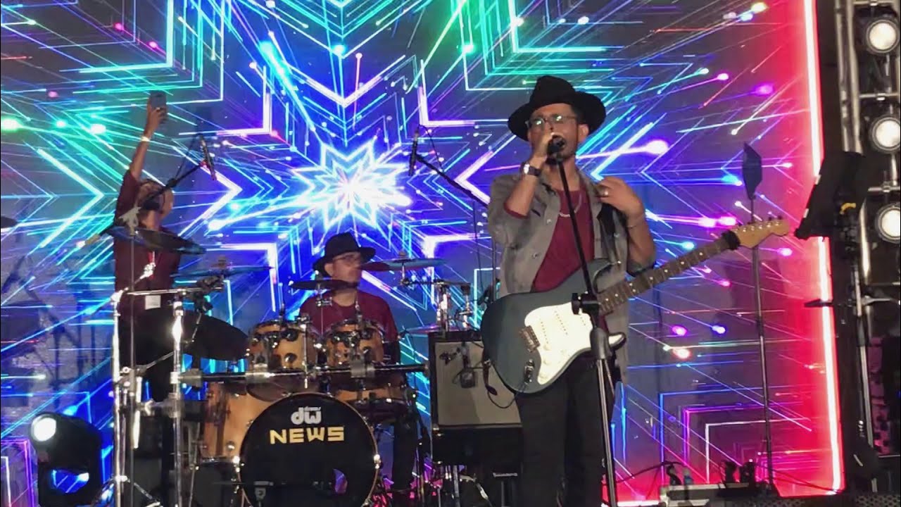 Sarith Surith l The News l B&S & Shihan Songs උන්මාදනී හැන්ගුණා l මගෙ ...