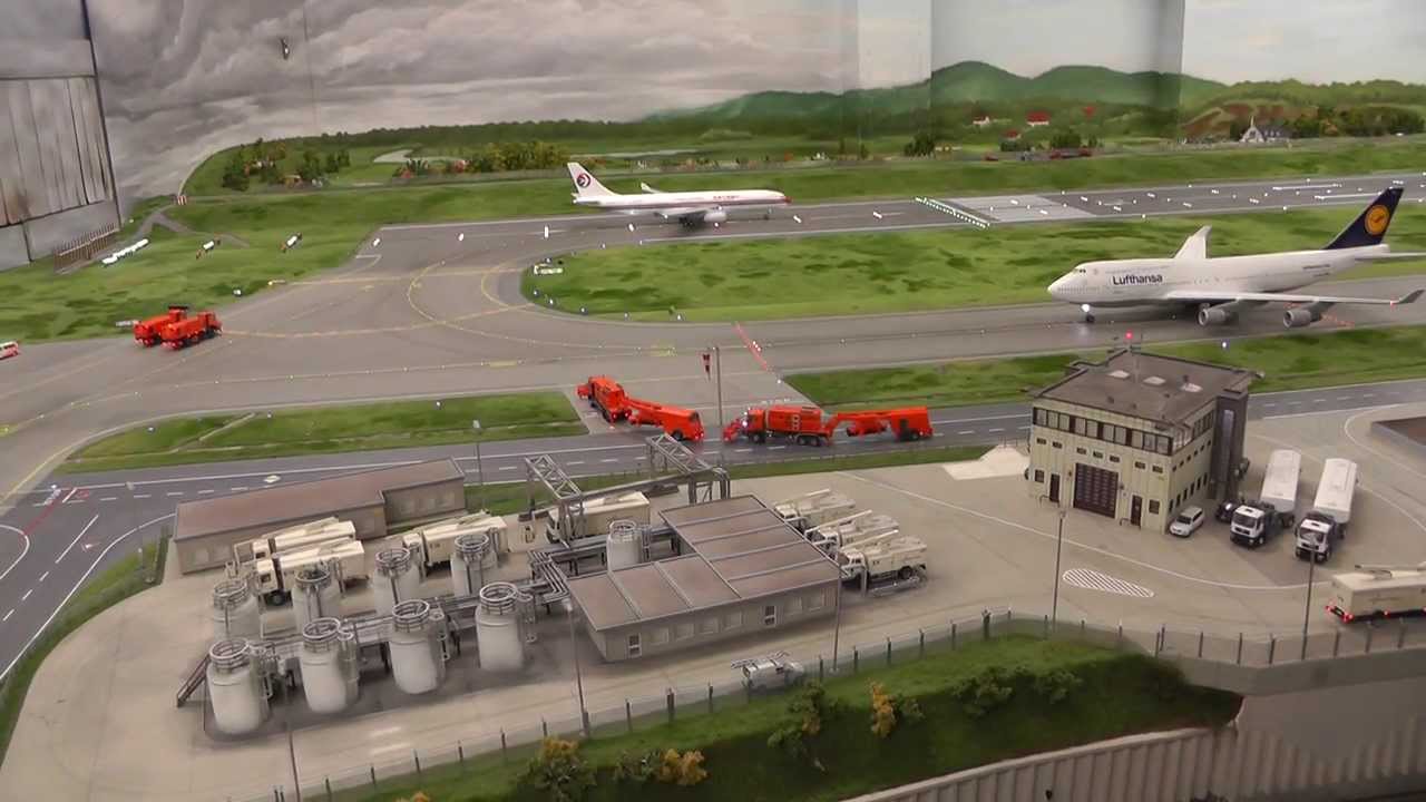 HO scale airport Knuffingen at MiWuLa, Hamburg, Germany, 14-1-14 part 3 ...