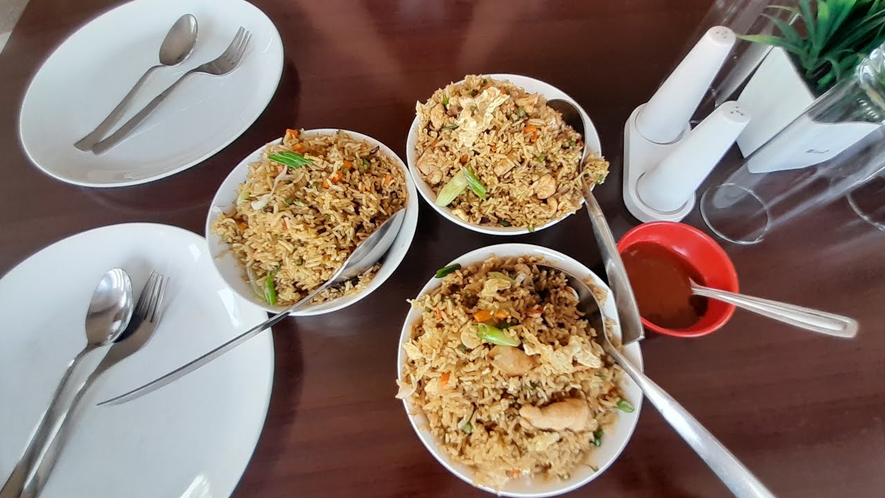 Red Chilli restaurant at Mission Chariali. - YouTube