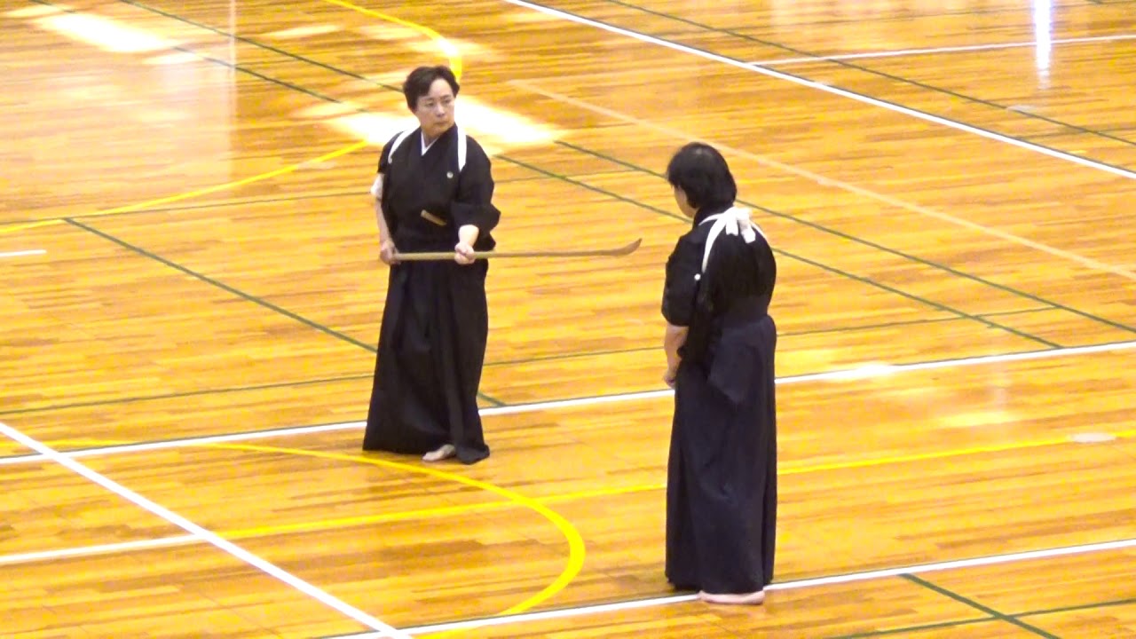 Jikishinkage-ryū Naginatajutsu Embu - 61st West Japan Naginata ...