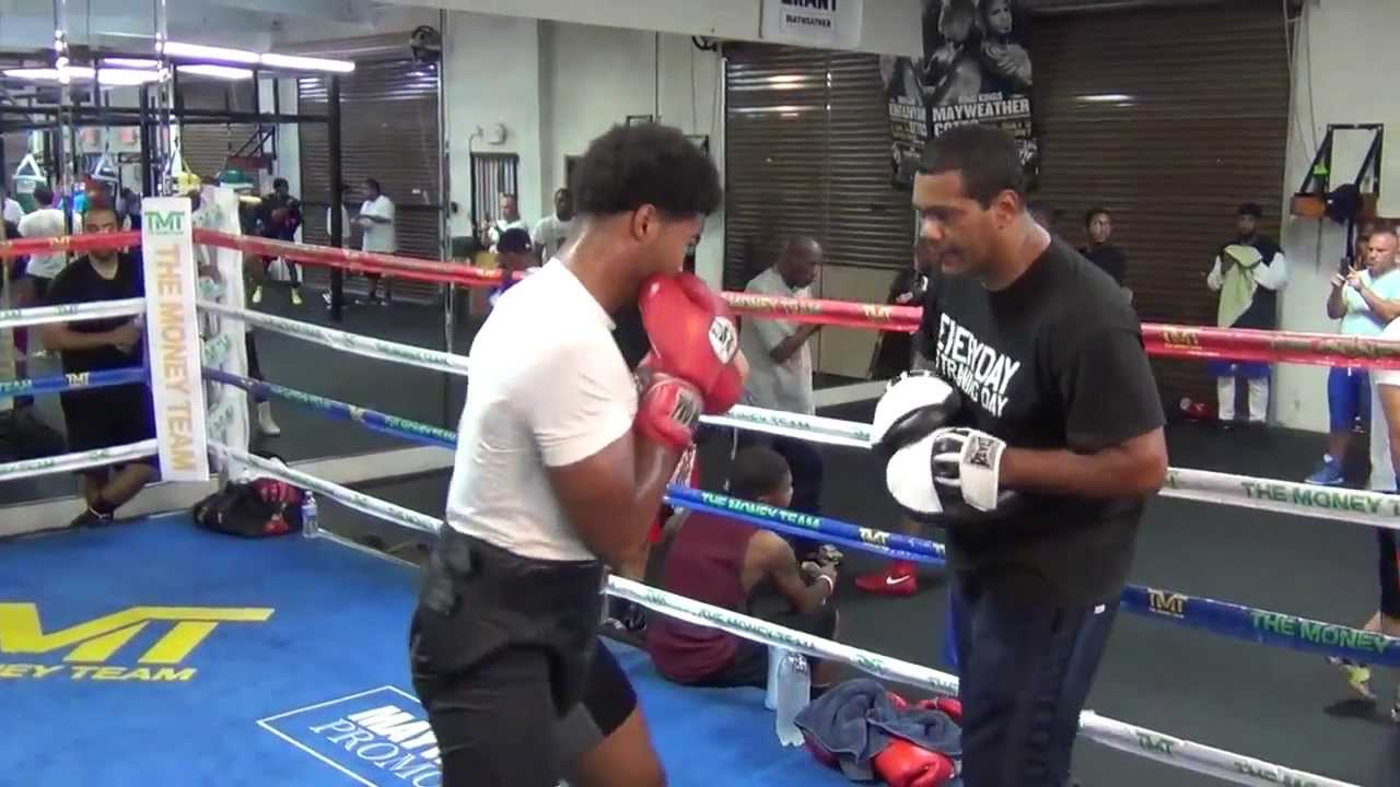 Anthony Simms Jr. padwork at the Mayweather Boxing Club - YouTube