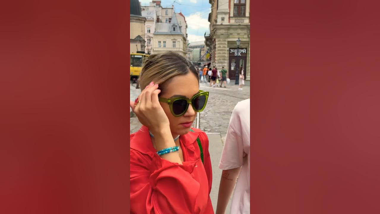 Гарний образ Львів дівчата на площі Ринок львівплощаринок Youtube