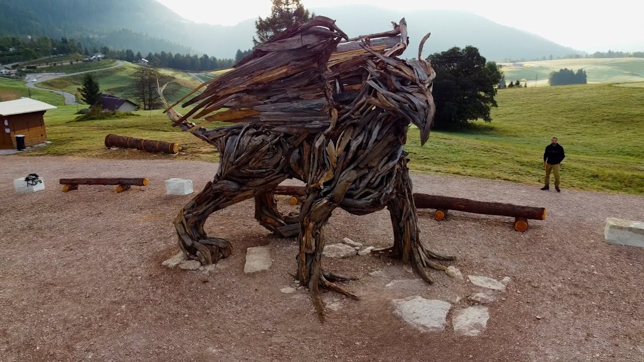 Grifone Vaia e Baita della Pace - YouTube