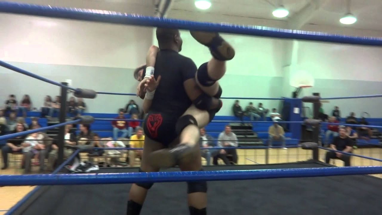 Weyland Baker vs Reggie Reason - YouTube