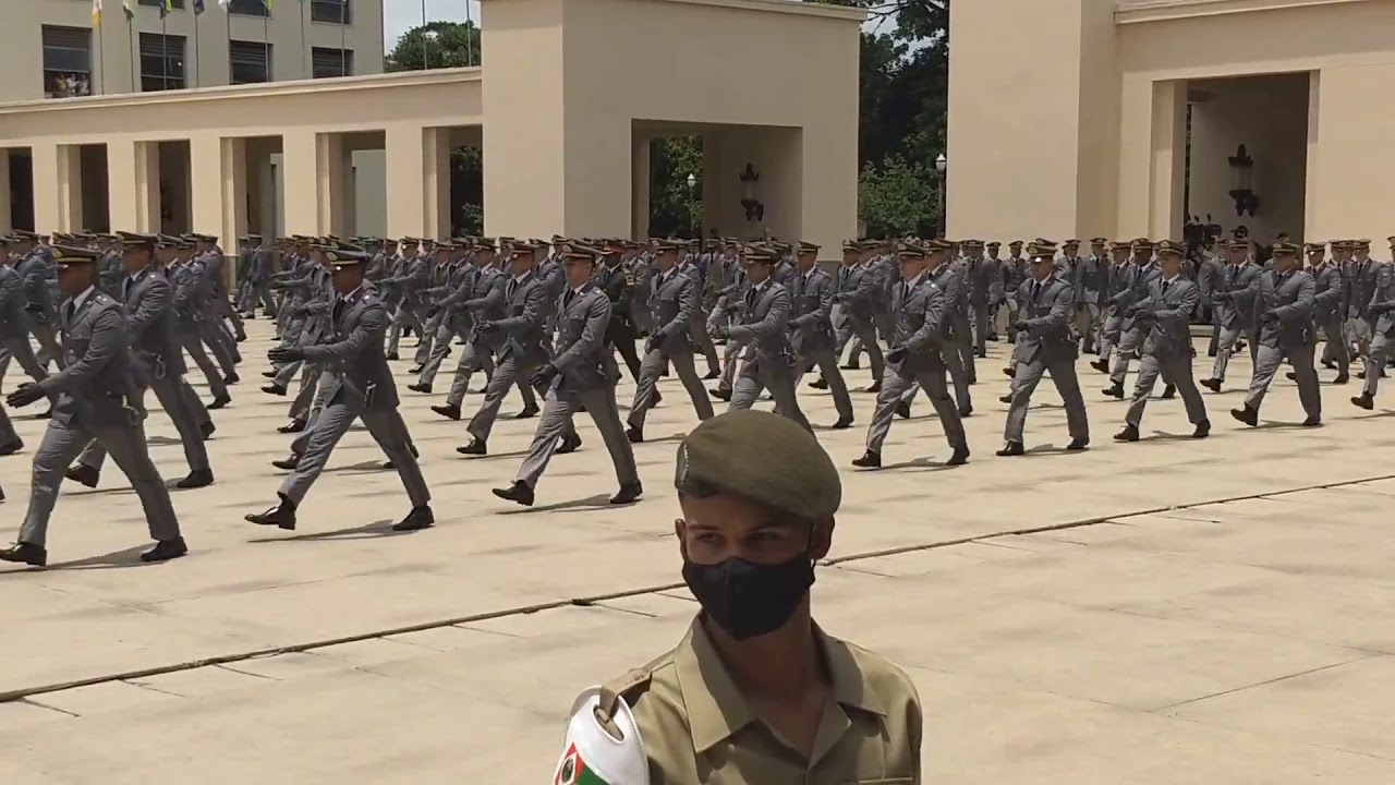 Entrada dos Aspirantes AMAN 2020 - YouTube