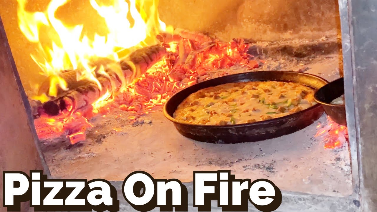 Pizza On Fire | Wood Fire Pizza in Loader Rickshaw | Hyderabad Street ...