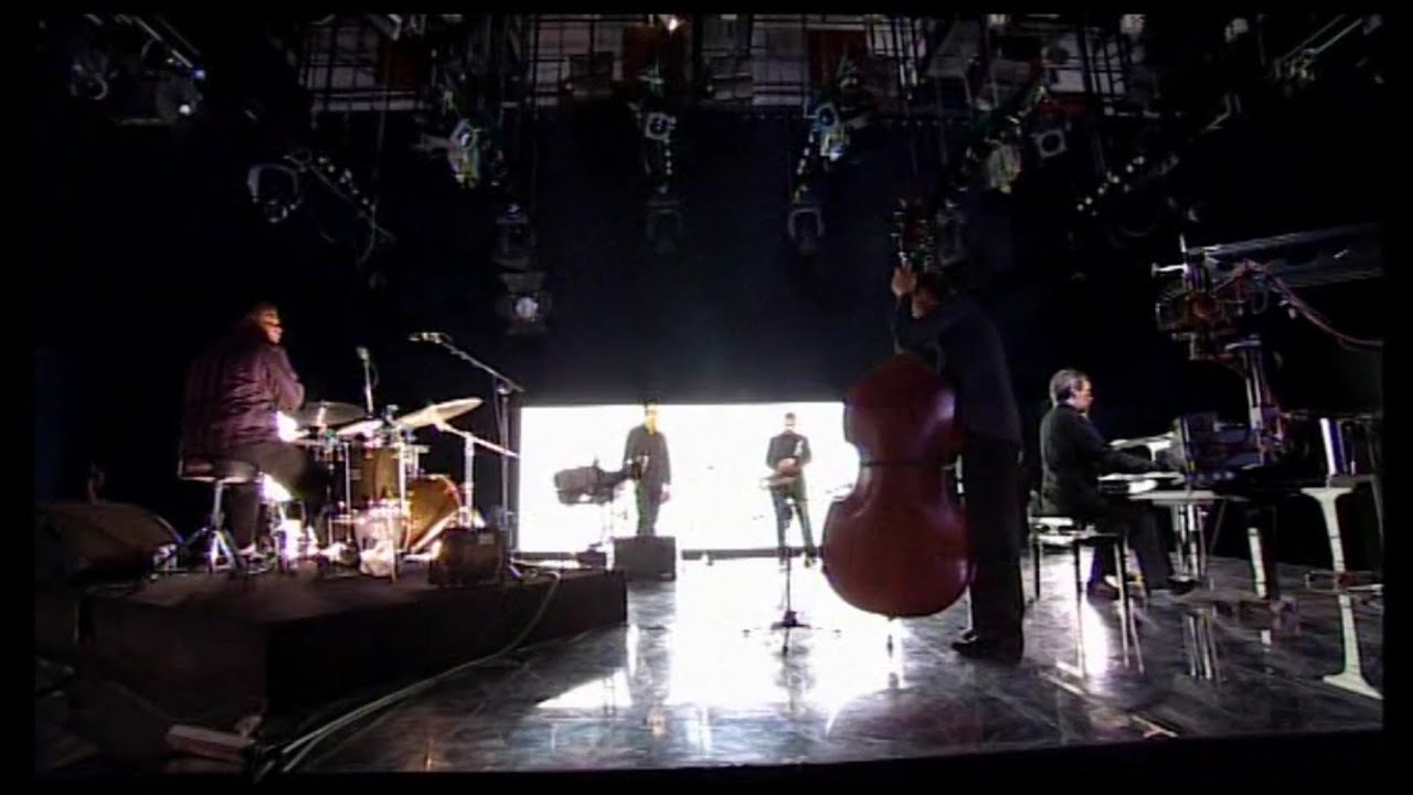 In Walked Horace - Ramon Fossati, Toni Solà & Ignasi Terraza Trio - YouTube