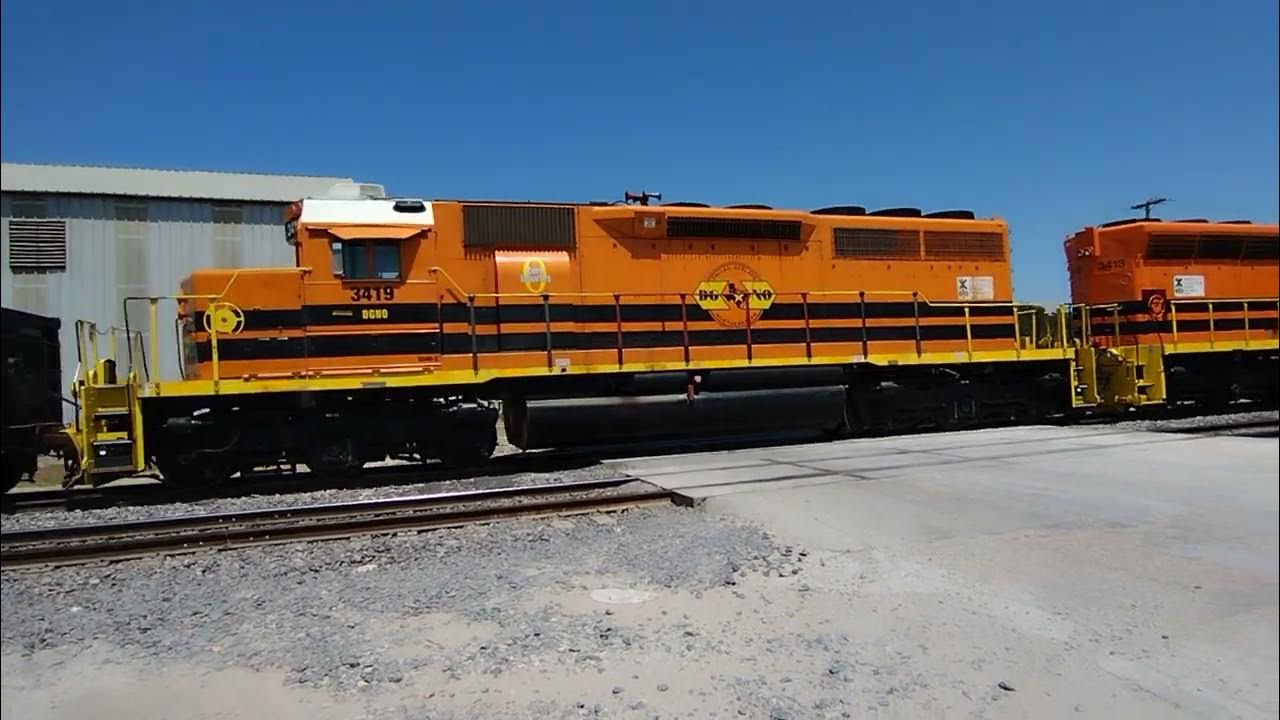 DGNO 3418 passing through South Dallas - YouTube