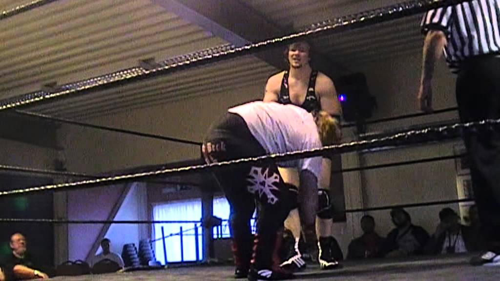 Brad Beck vs Luke Hunter - YouTube