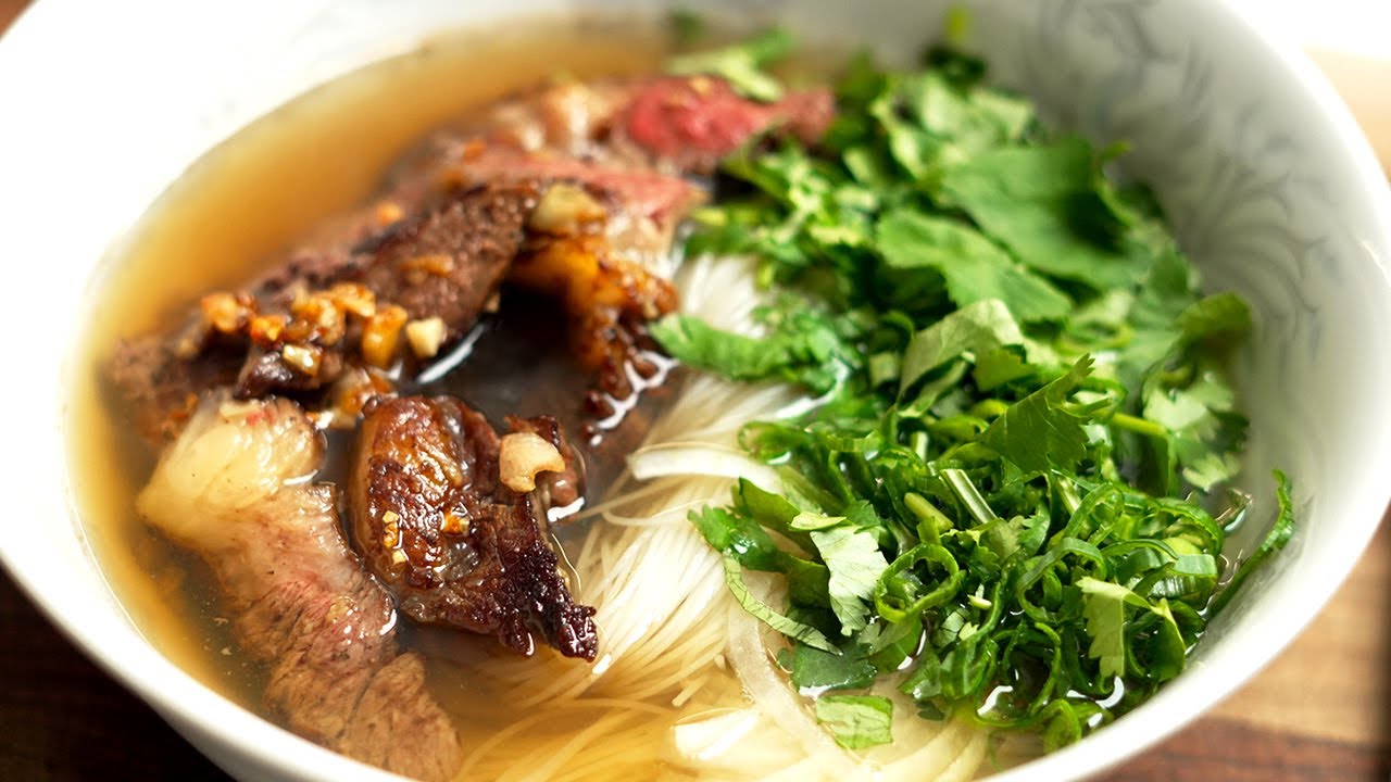 Garlicky Beef Pho – Hanoi-Style Pho in 30 Minutes with Ribeye & Chicken ...