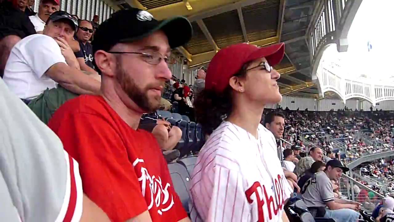 Phillies @ Yankees: Phillies fans dancing in stands - YouTube