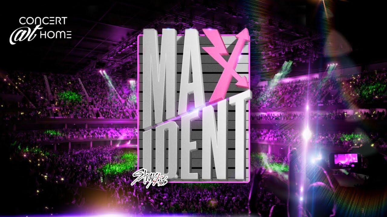 스트레이 키즈 (STRAY KIDS) - CASE 143 | Concert Version (with fans) - YouTube