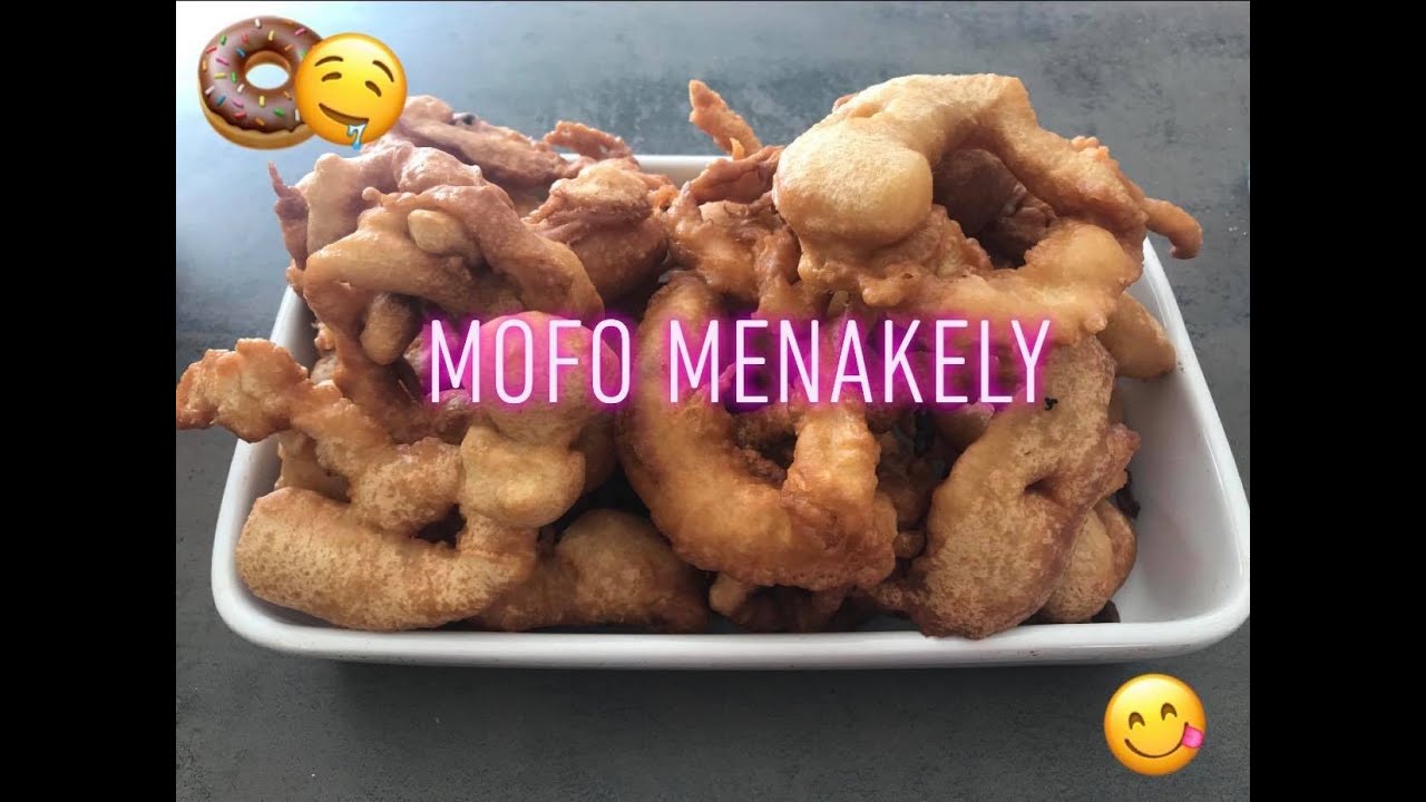 Mofo menakely (beignet malgache) - YouTube