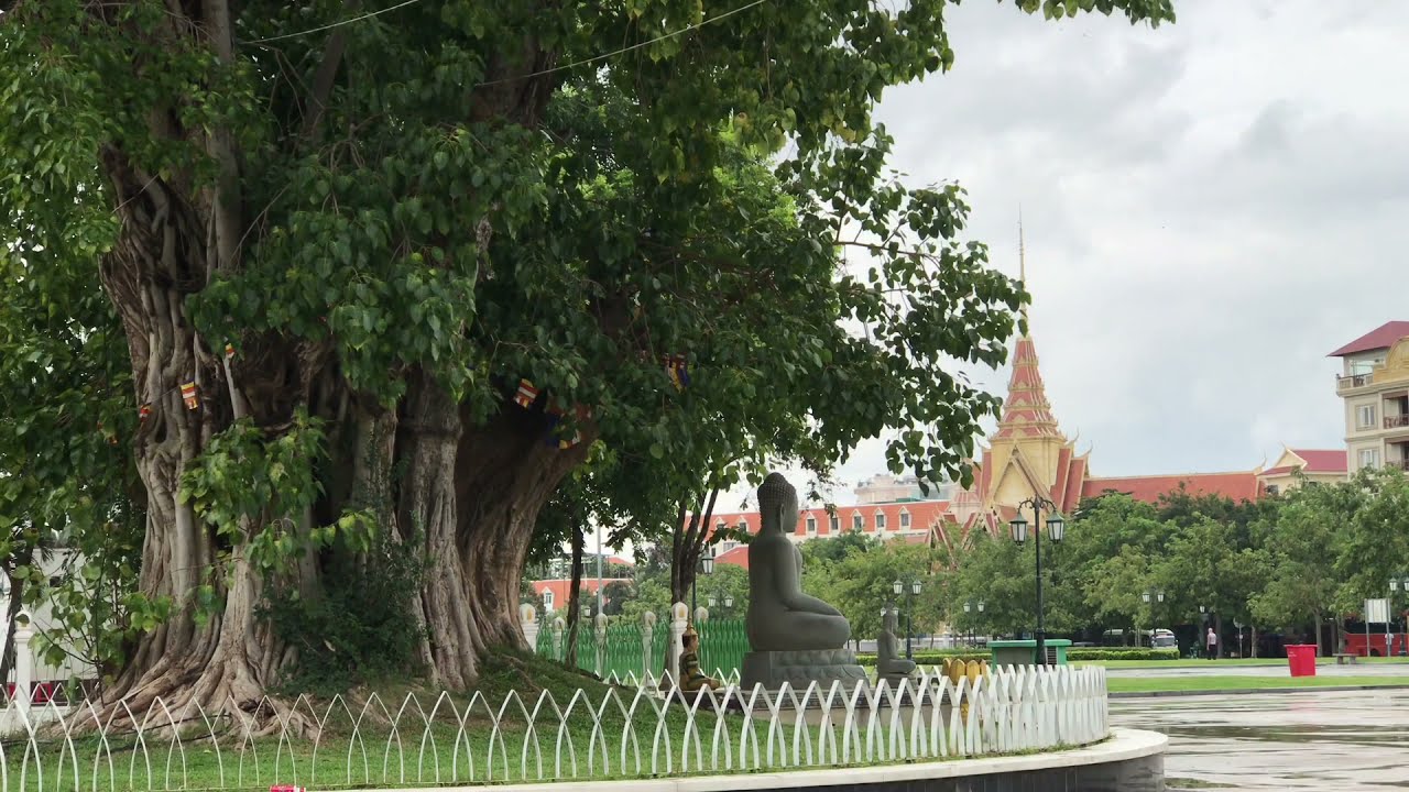 Incredible Travel and Visit at Wat Botum Park | Phnom Penh Capital ...