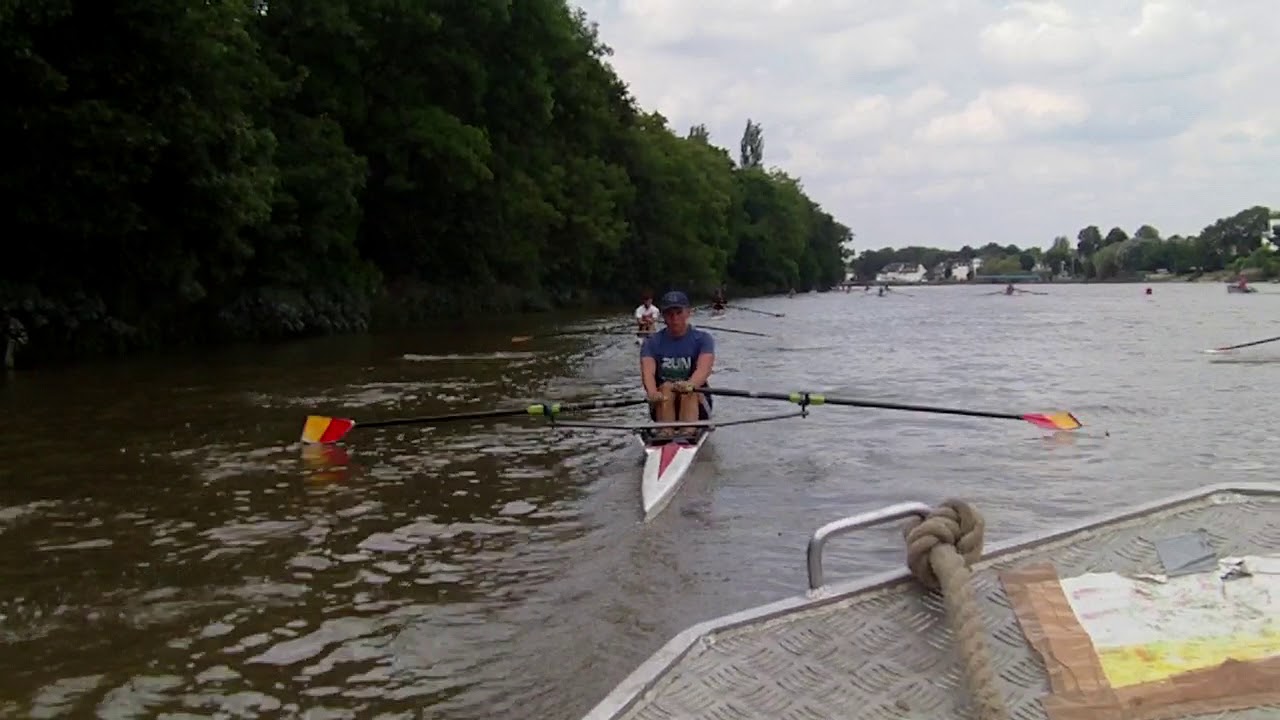 sculling courses at Tideway Scullers School - YouTube