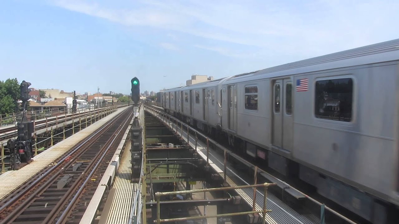 R188 (7) Train At Junction Blvd - YouTube