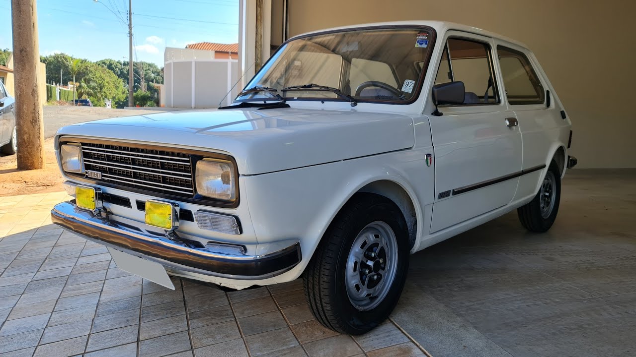 Fiat 147 GL com interior azul // Caçador de Carros - YouTube