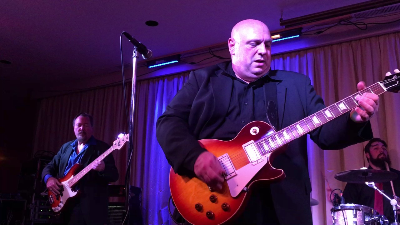 "Let's Rock and Roll" performed live by The Stompers, 2016-11-26, Bull ...