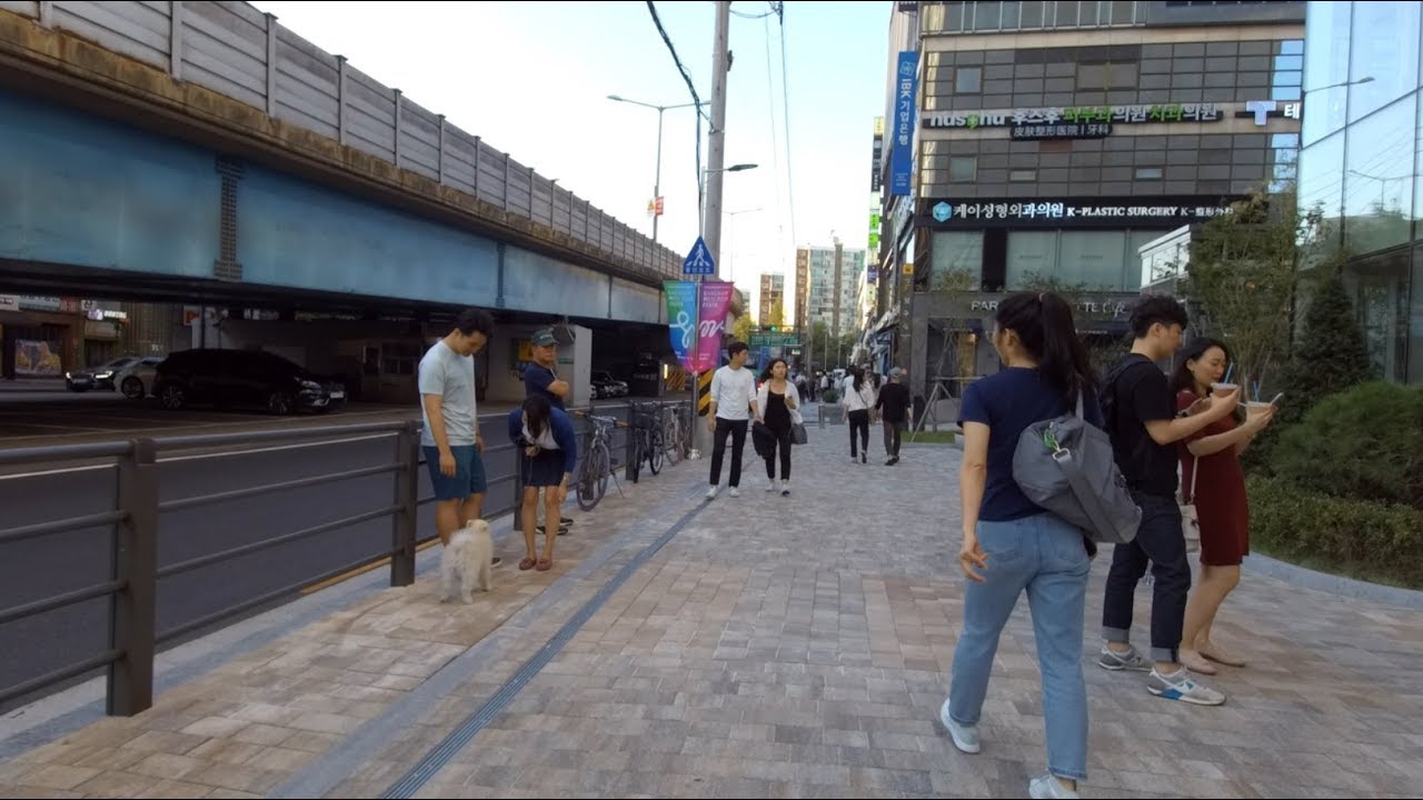 압구정 , 압구정역 , Apgujeong station , Seoul - YouTube