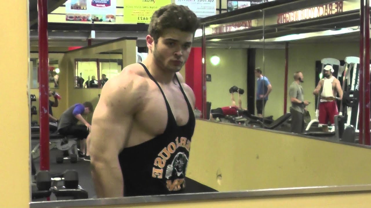 Teen bodybuilder Posing in the Gym - YouTube