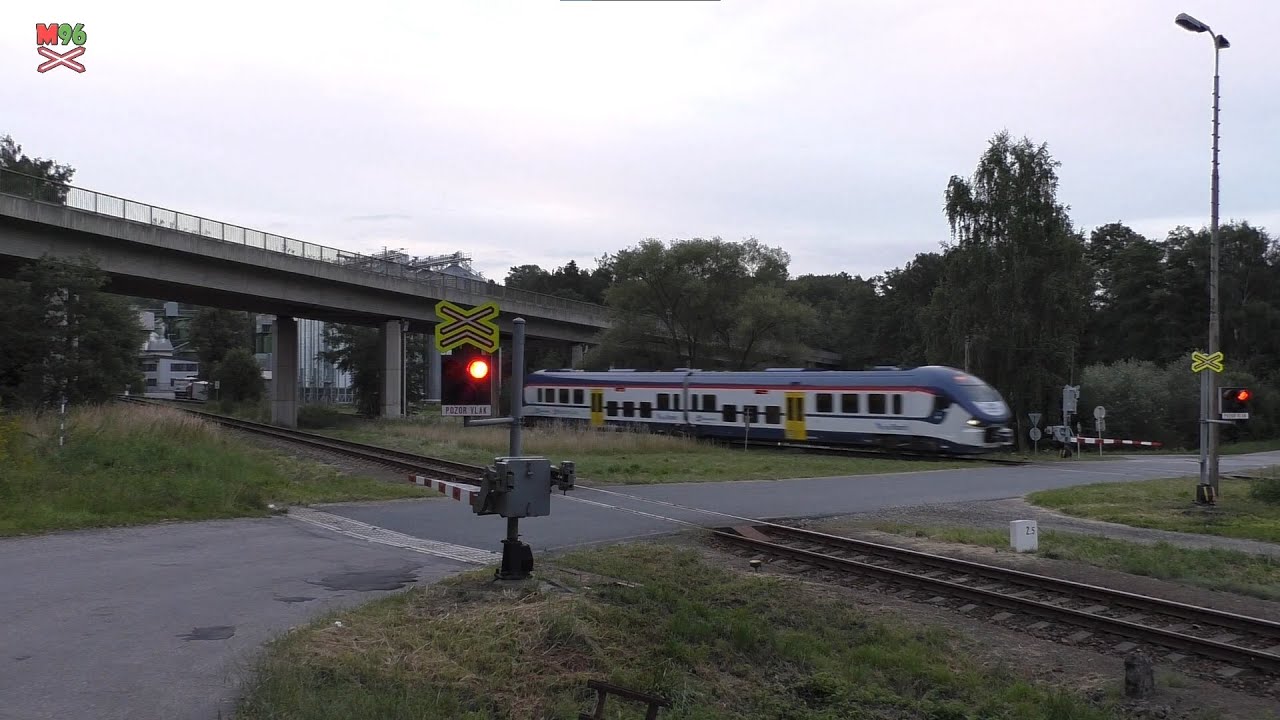 Železniční přejezd Pohledští Dvořáci [P5259] - 17.8.2021 / Czech ...
