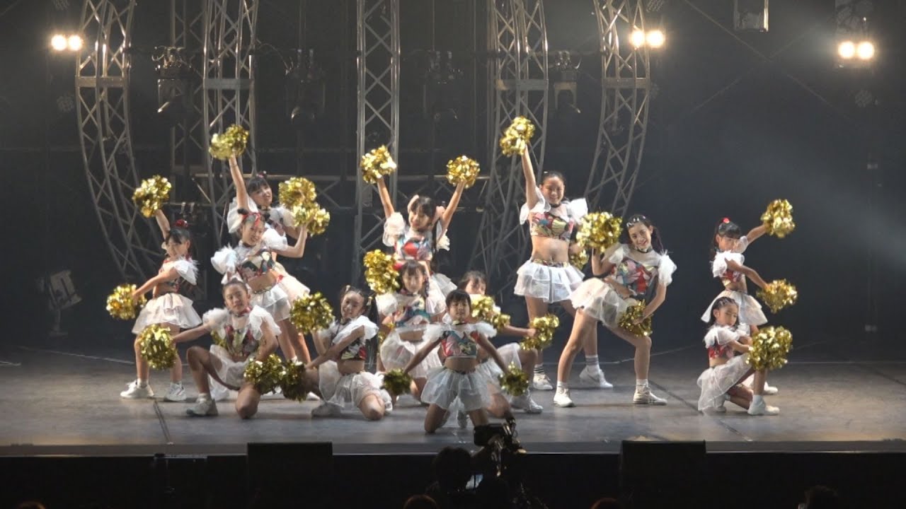 「Little Queen・Pretty Yell」formed by CHEER NUMBER - YouTube