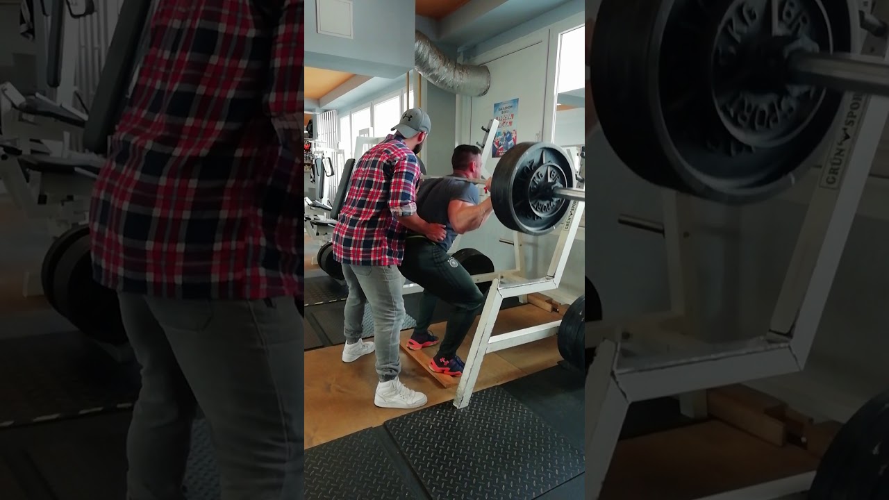Squats in manner of legendary Tom Platz - YouTube