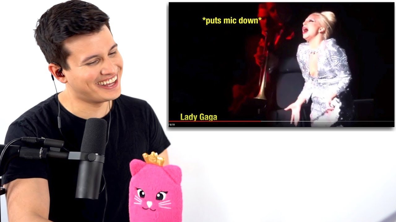 Vocal Coach reacts to 10 Famous Singers SLAYING Without Microphones ...