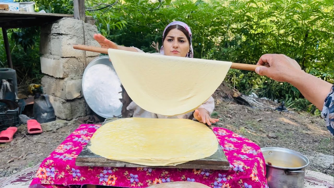 Baking bread in nature, recipe for cooking salty chowri in village ...